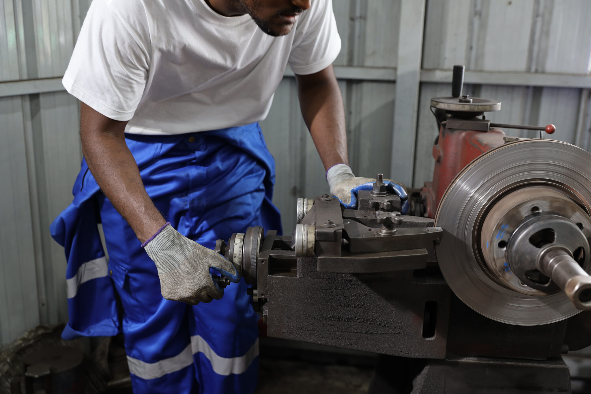 How to Choose the Right Brake Lathe for Your Auto Shop Allied Inc
